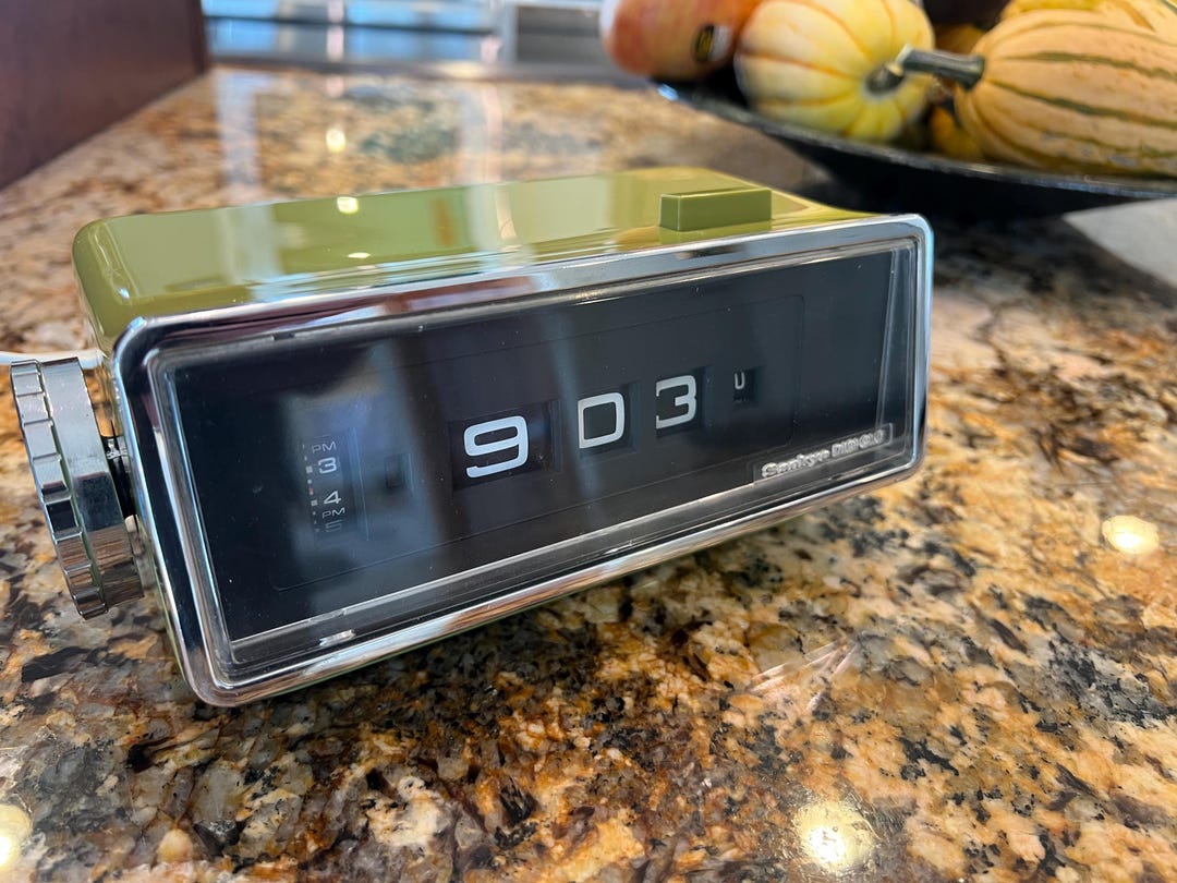 Sankyo 501 "digi-glo" Flip Alarm Clock – Vintage Avocado Green – Fully ...