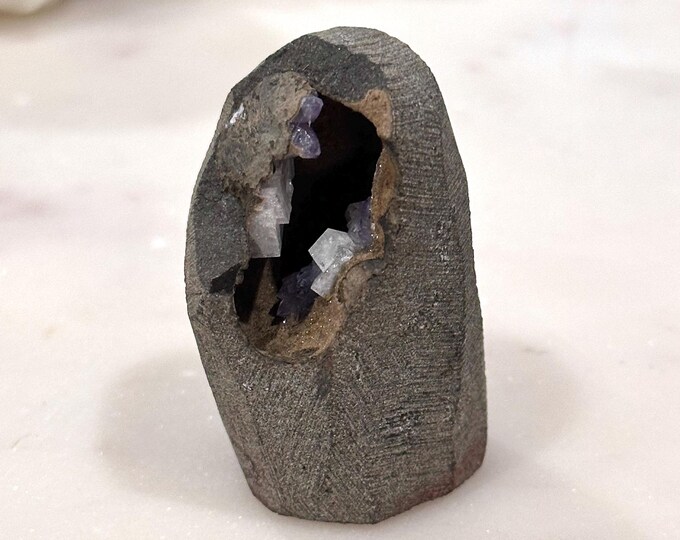 Lavender Apophyllite Crystal Pocket on Basalt Matrix – Natural Deccan ...