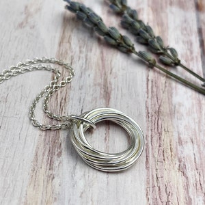 7 interlocking rings necklace store