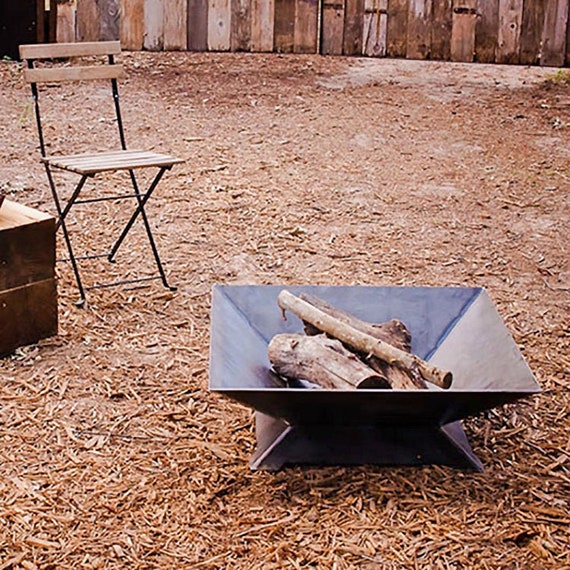 Brasero De Metal Moderno BBQ Grills With A Cart And A Rear Brasero