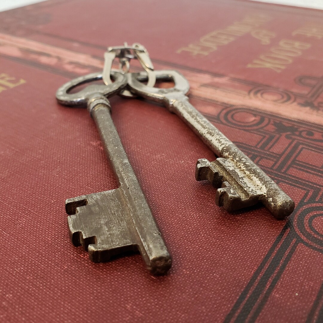 Antique Skeleton Keys / Pair of Large Skeleton Keys / Rustic Home Decor ...