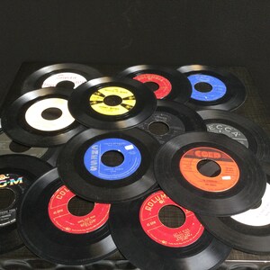 MCM 7" Vinyl 45s Record Carrying Case & 49 Records ~ Chuck Berry, Elvis ...