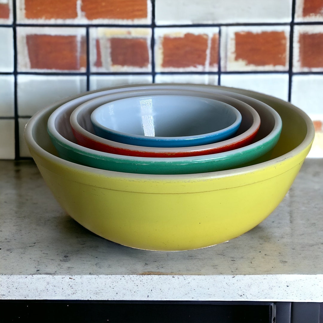 Pyrex Mixing Bowls Set of 4 Vintage Pyrex Primary Colors Red Green ...
