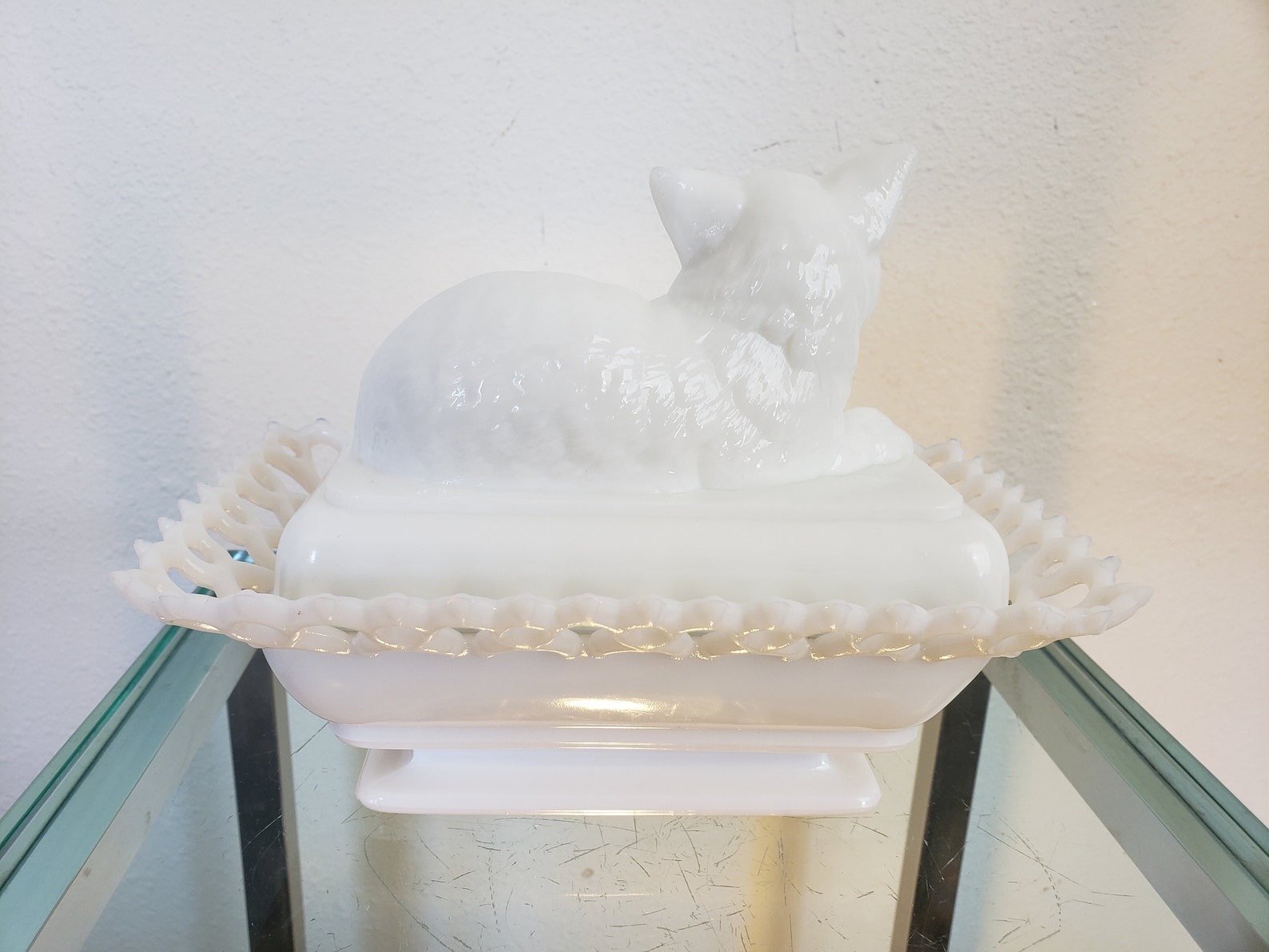 Westmoreland Cat Candy Dish / Milk Glass Lace Trim / Blue Gray Eyed Cat ...