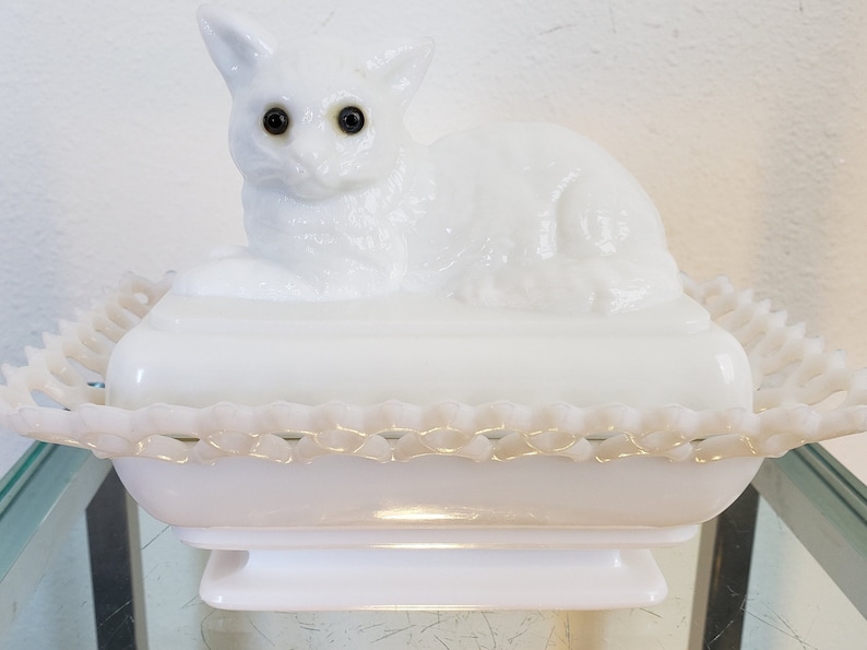 Westmoreland Cat Candy Dish / Milk Glass Lace Trim / Blue Gray Eyed Cat ...