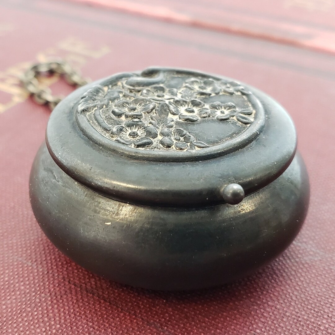 Victorian Chatelaine Powder Compact & Original Puff / Sterling Beauty ...
