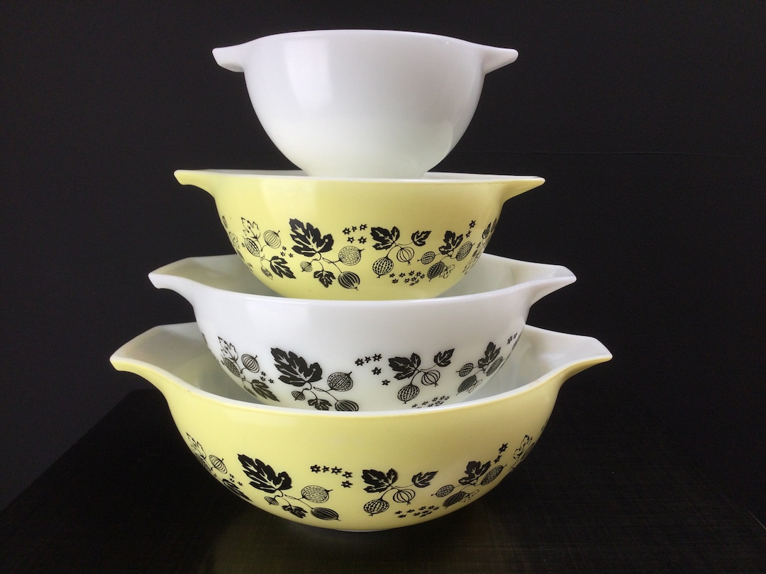 Pyrex Gooseberry Cinderella Nesting Bowls Set of 4 ~ Vintage Yellow ...