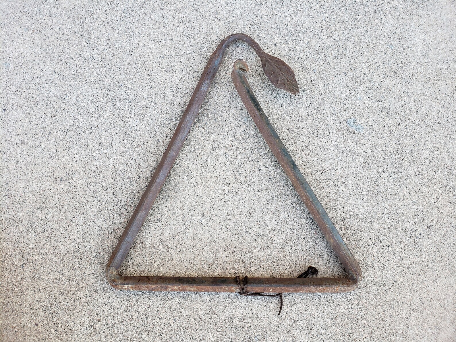 Forged Iron Triangle Dinner Bell / Large Supper Bell / - Etsy