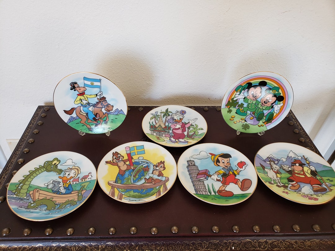 Disney Character Plates in Boxes / New England Collectors Society World ...