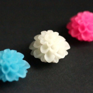 Mum Flower Magnets. Color Trio Floral Refrigerator Magnets in Pink ...