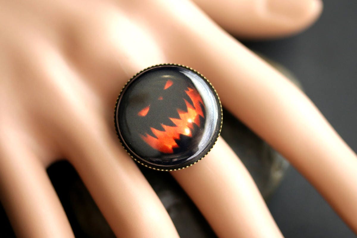 Halloween Ring. Scary Jack O Lantern Face Ring. Graphic Button Ring ...