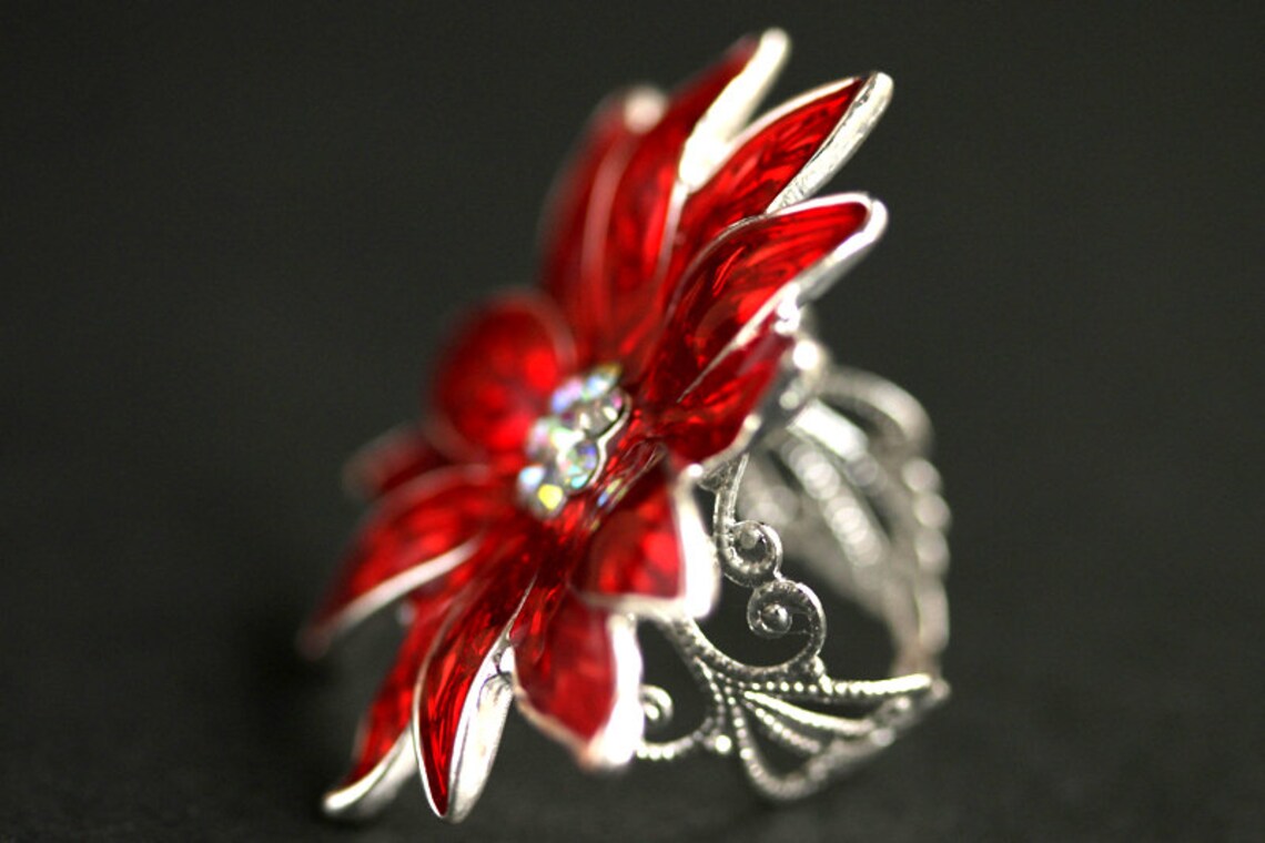Poinsettia Flower Ring. Christmas Ring. Rhinestone and Resin Poinsettia ...