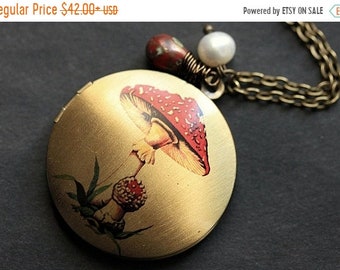 Teardrop Mushroom Necklace - Etsy