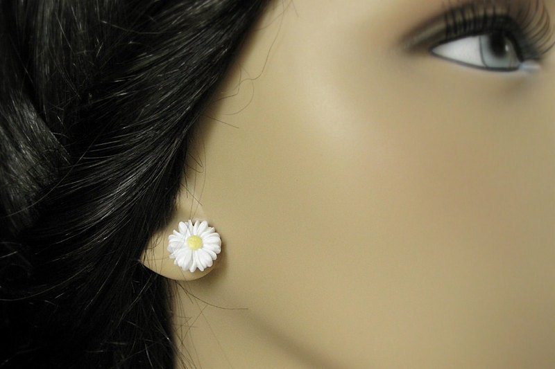 White Sunflower Earrings. Pretty White Flower Earrings in - Etsy