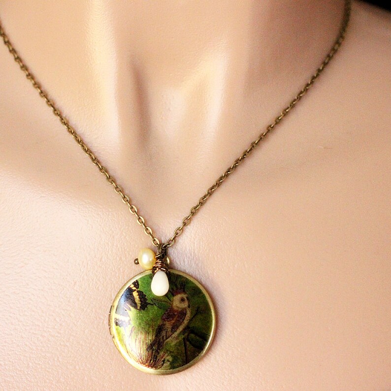 King Owl Locket Necklace. Owl Necklace With White Coral - Etsy