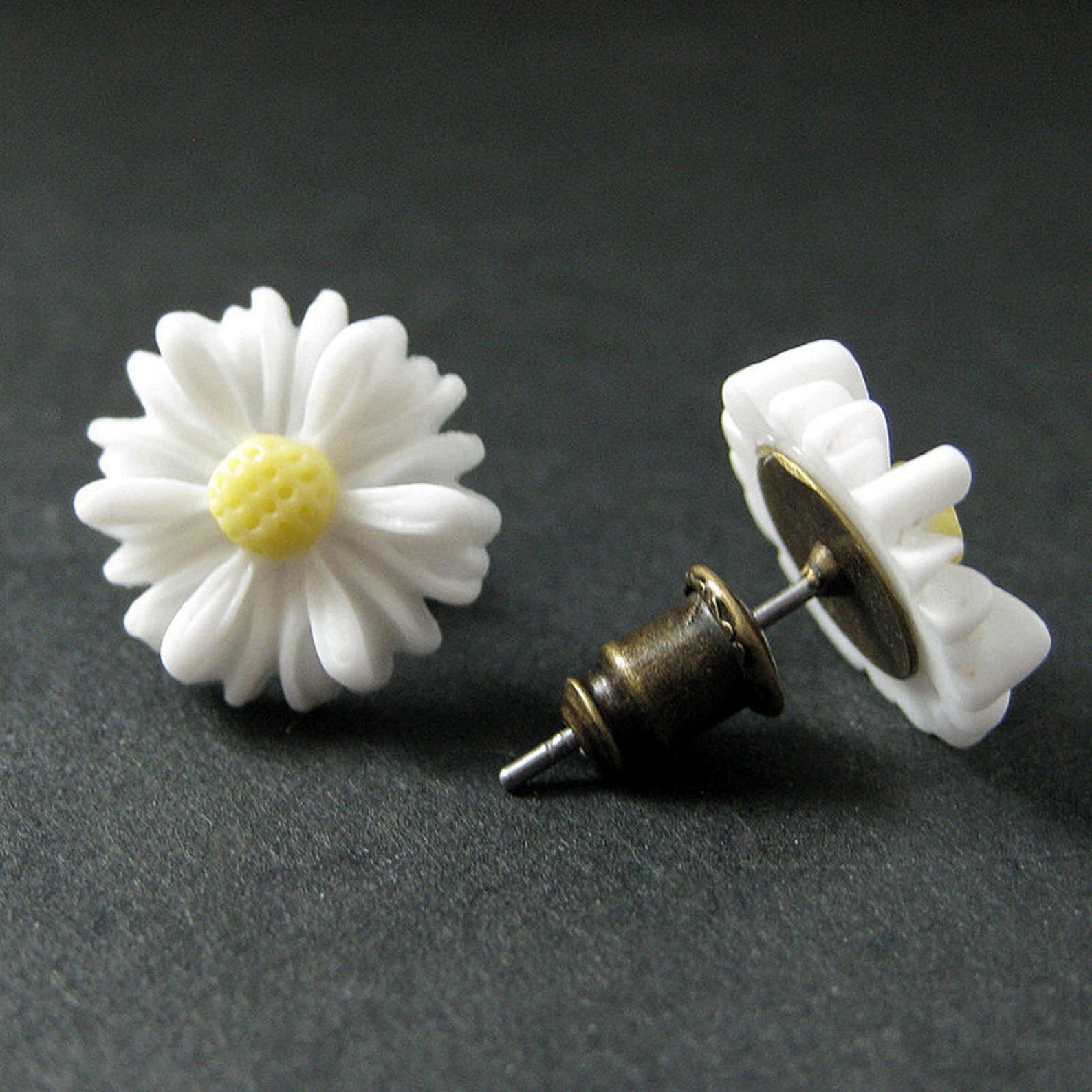 White Sunflower Earrings. Pretty White Flower Earrings in - Etsy