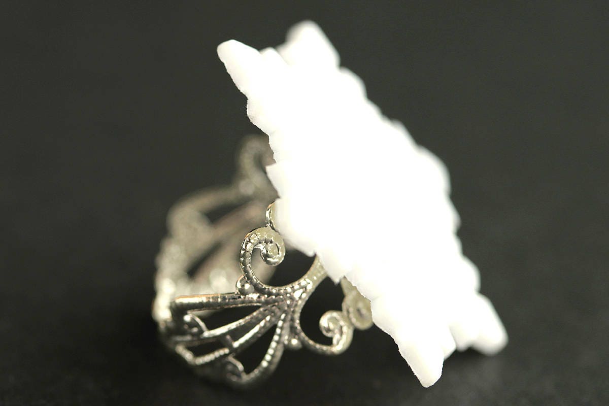 Large Snowflake Ring. White Ring. Snow Flake Ring. Holiday - Etsy