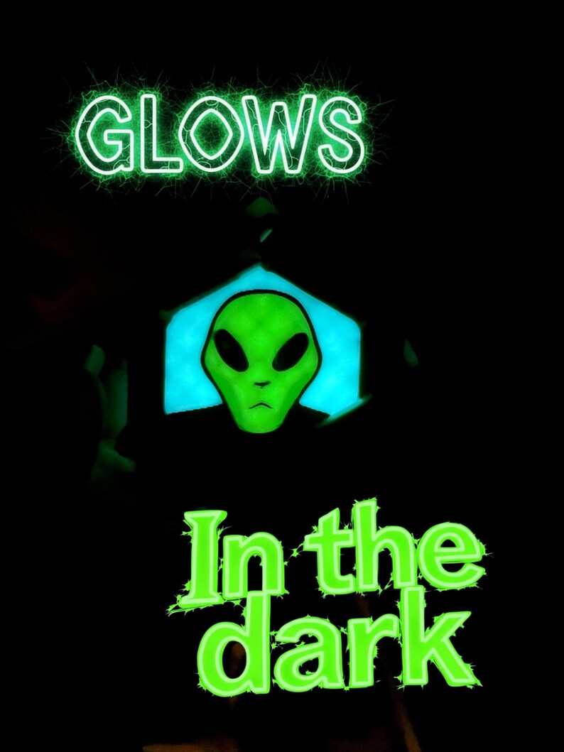 99 Nights in the Forest Inspired Alien Class Badge Key Chain | Roblox ...