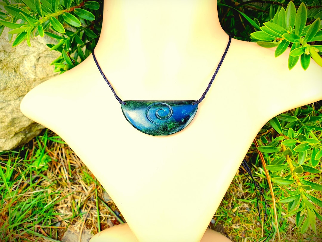 New Zealand Greenstone or Pounamu Breast Plate With Maori Koru ...