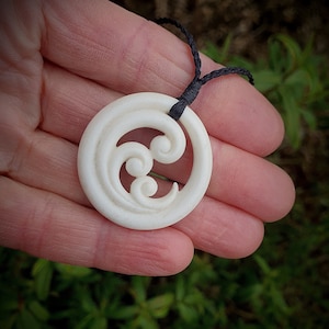 Maori Koru Trinity~ Hand Carved in Bone for Family Unity & Love - Etsy