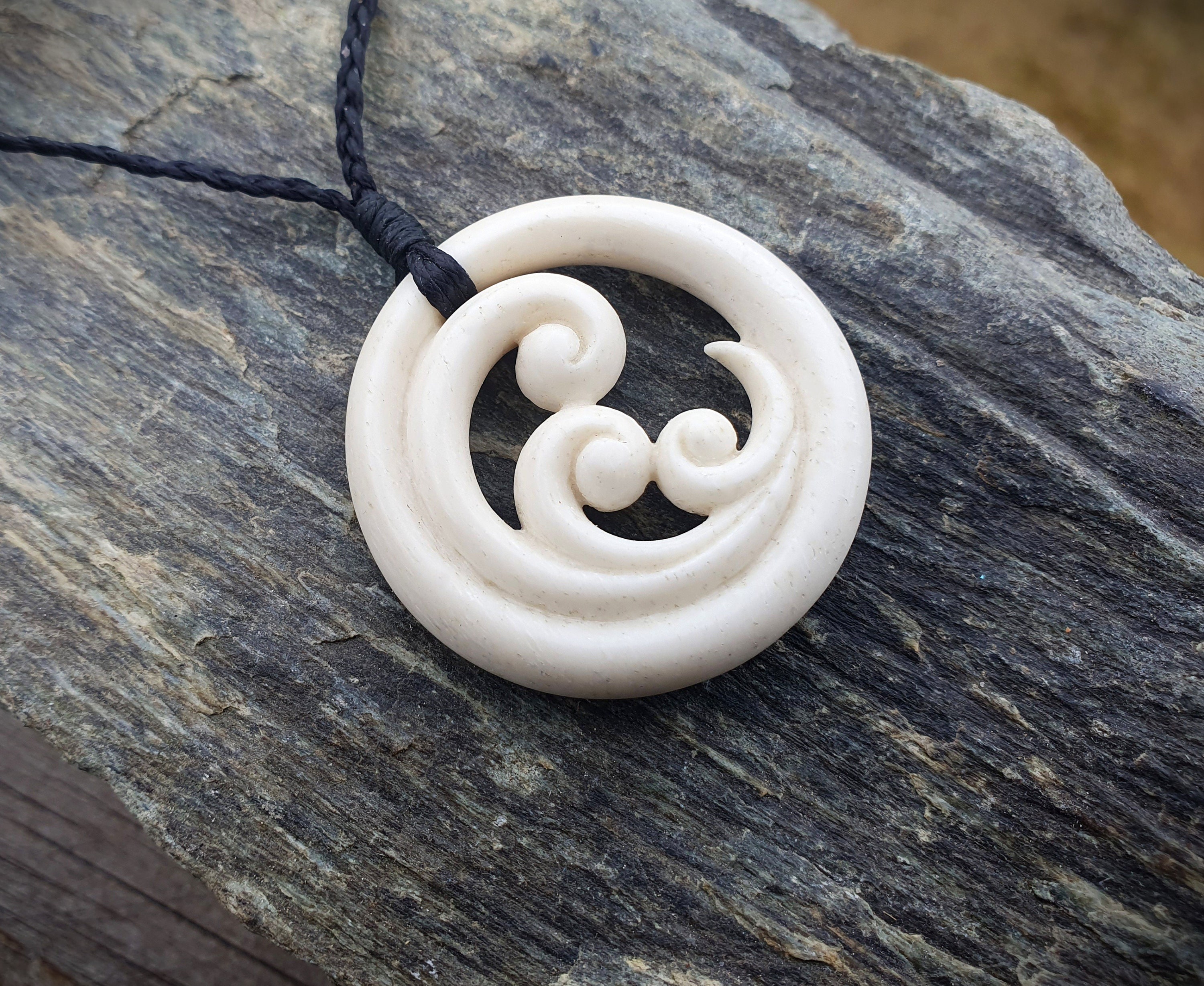 Maori Koru Trinity~ Hand Carved in Bone for Family Unity & Love - Etsy