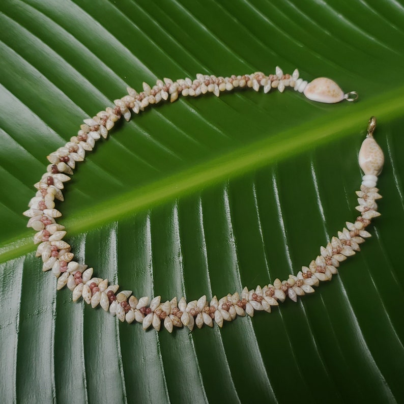 Kahelelani Shell Lei: Laiki Shell Necklace, Traditional Hawaiian ...