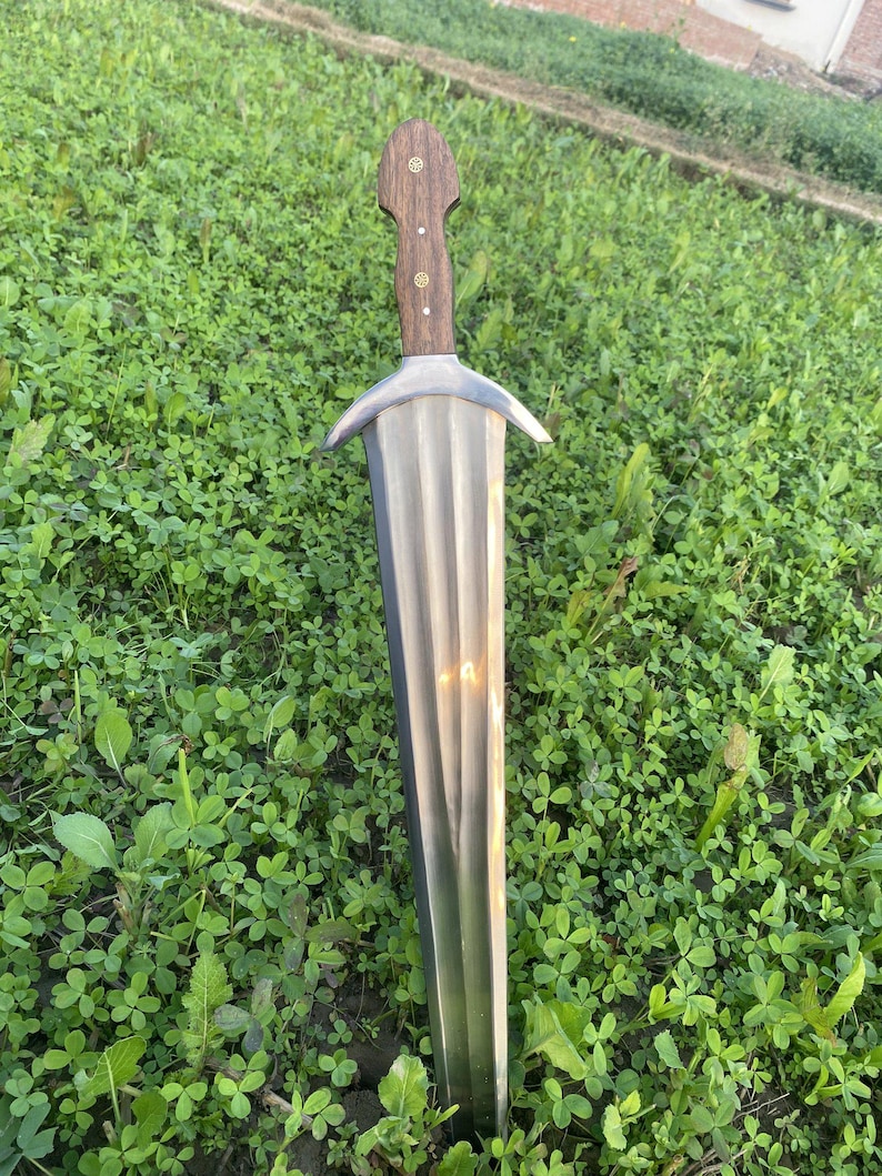 Huntexpk Windlass 16th Century Italian Cinquedea Short Sword Replica ...