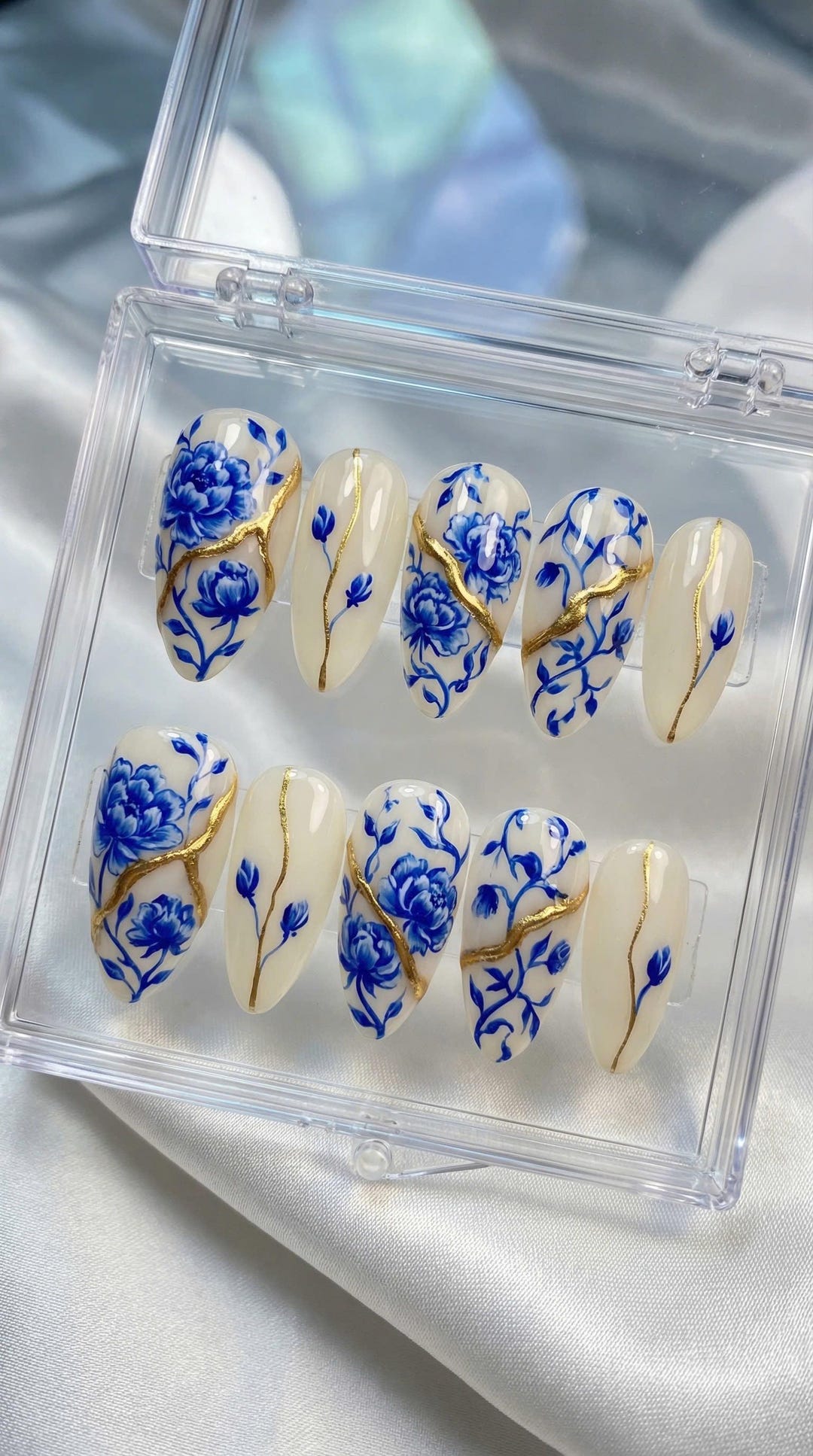 Blue and White Porcelain Press on Nails Kintsugi Gold Vein Nail Art ...