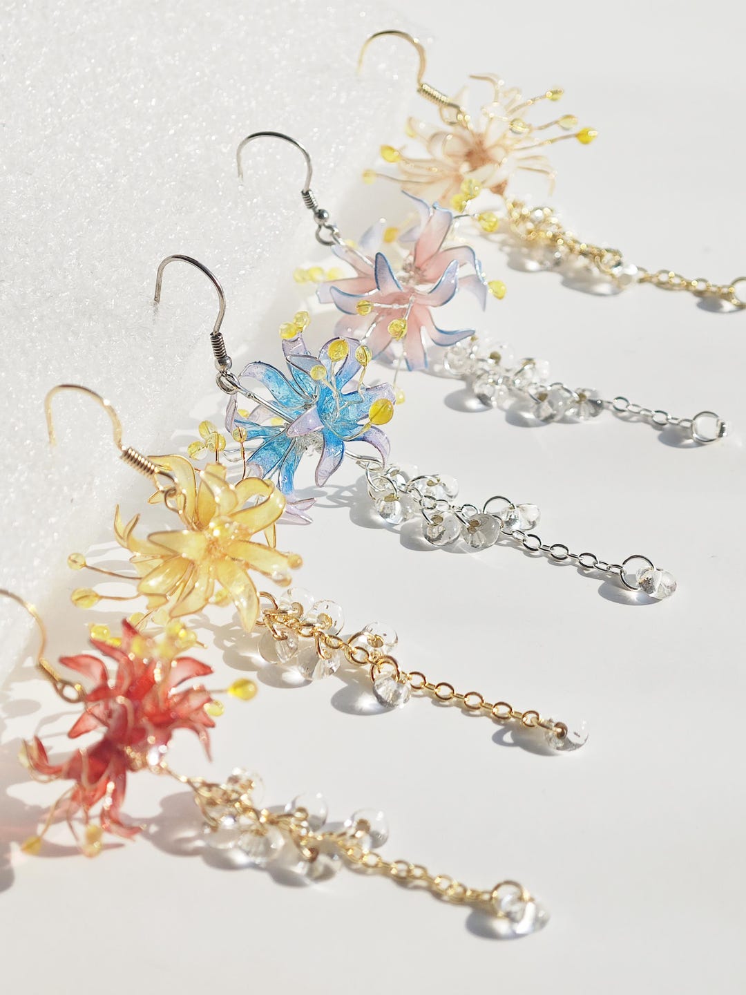 Handcrafted Design of Wire-pierced Resin Drop Glue Beyond- Lycoris ...