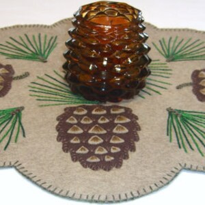 Christmas Winter Pine Cones Pine Needles Penny Rug Mat/wool Applique ...