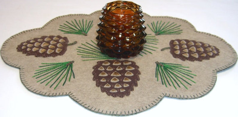 Christmas Winter Pine Cones Pine Needles Penny Rug Mat/wool Applique ...
