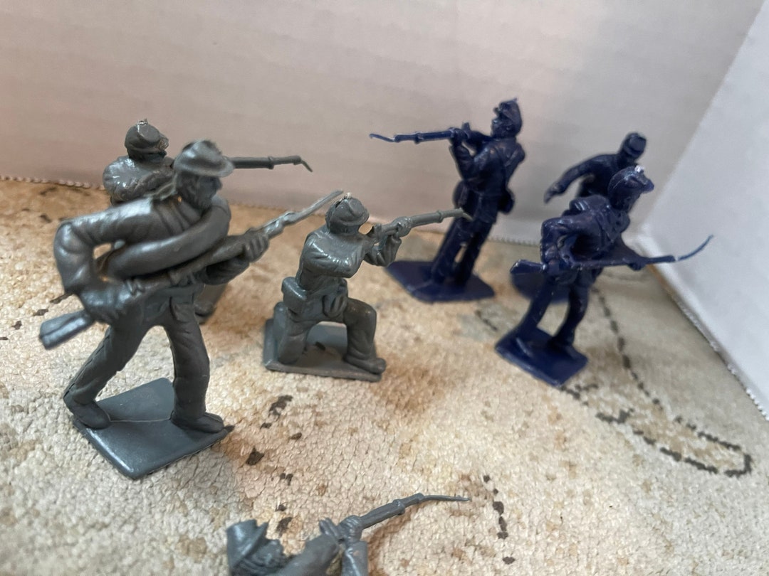 Vintage Gray Purple Civil War Plastic Army Military Figures Men With Guns Toy Etsy
