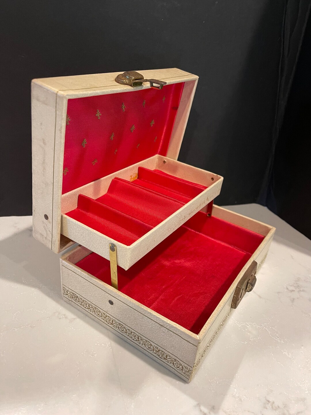 Cream Jewelry Box From the 50s Vintage Charm Red Interior Small - Etsy