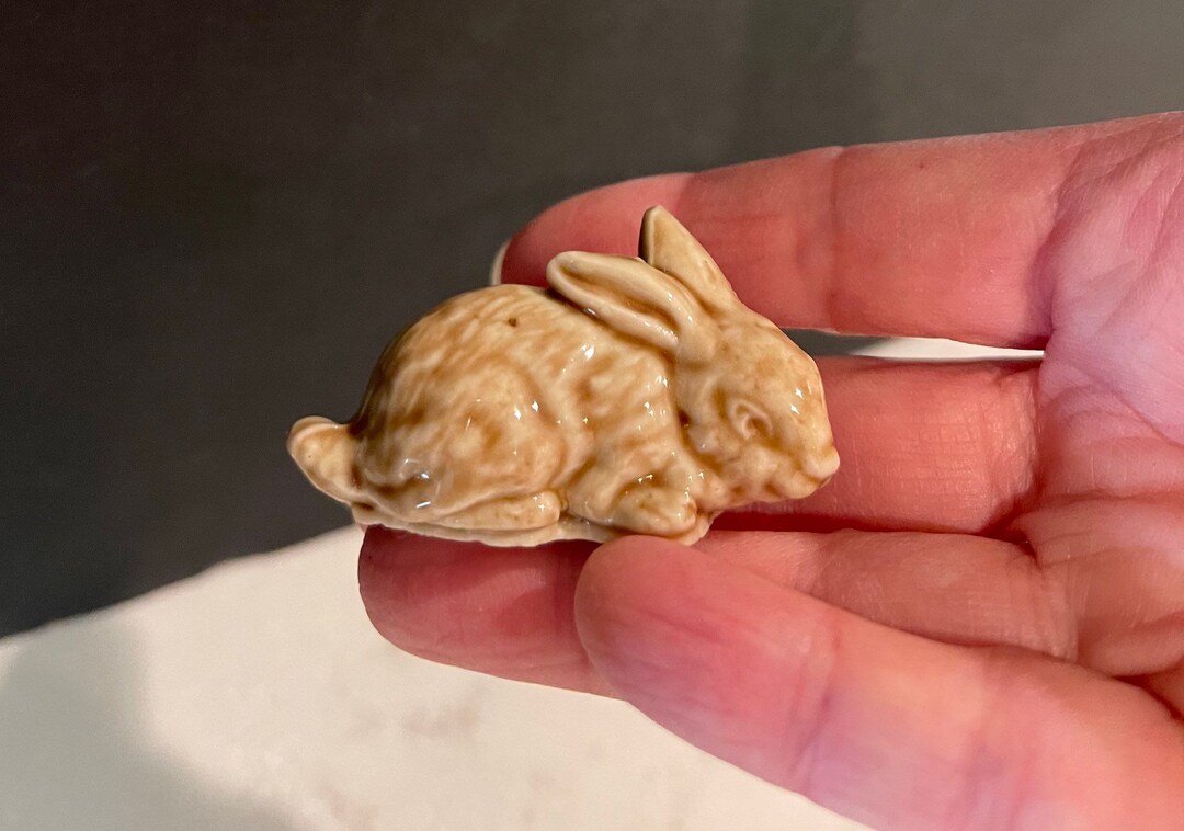 Bunny Rabbit Easter Wade England Collectable Figurine Teeny Tiny ...