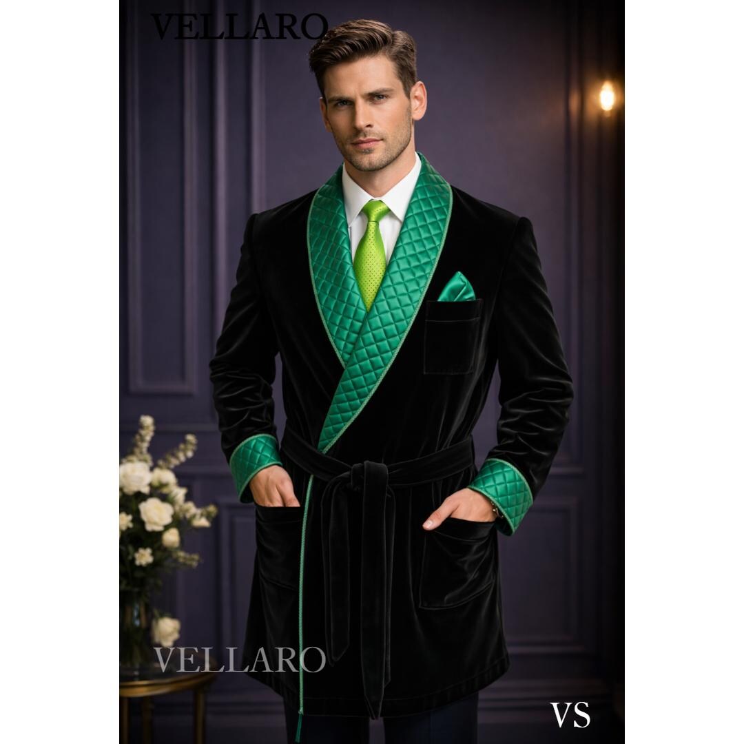 Black Velvet Smoking Jacket for Men With Emerald Quilted Lapel | Herren ...