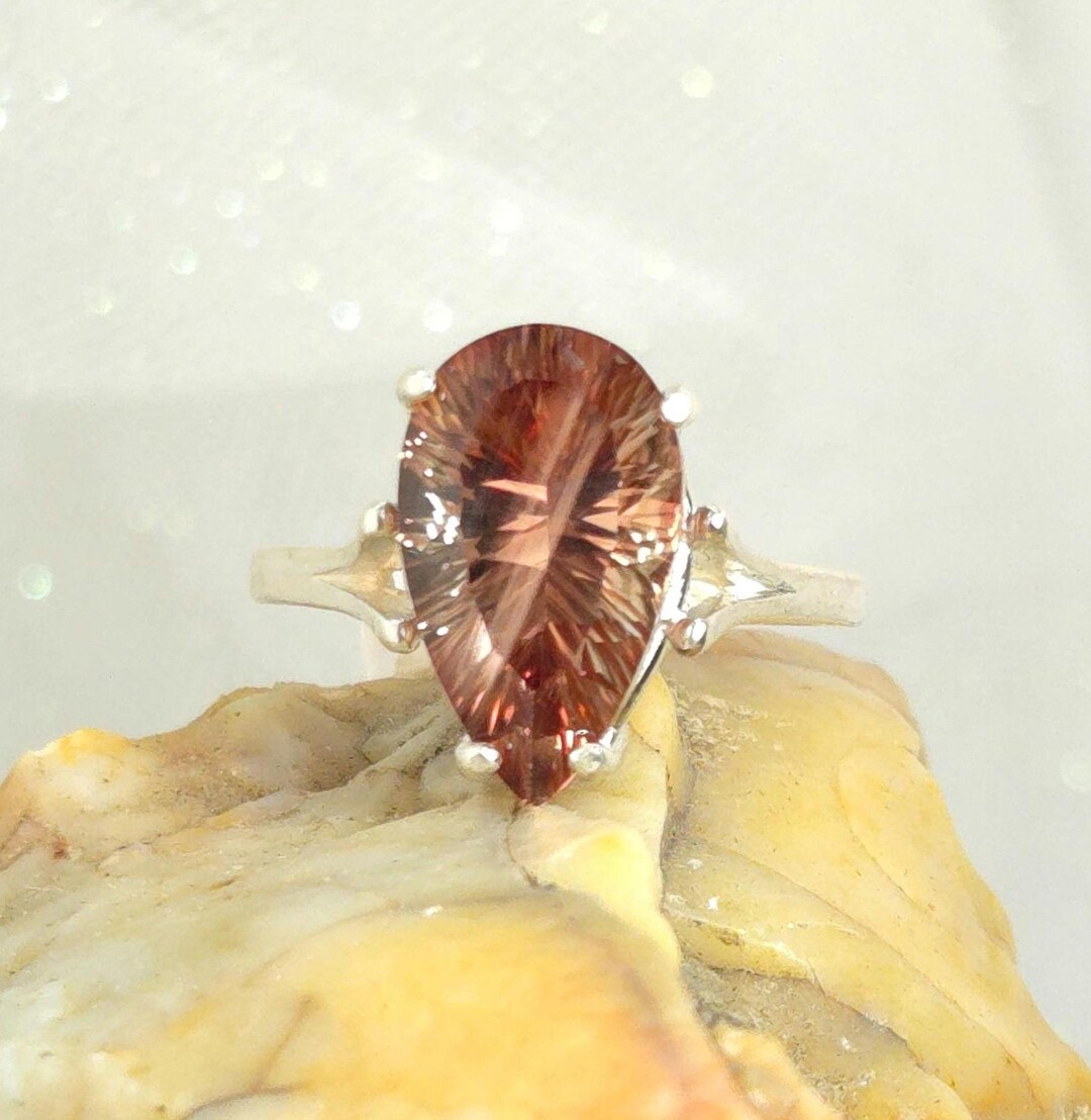 Oregon Sunstone Ring - Bright Red Oregon Sunstone - Pinkish Red Pear ...