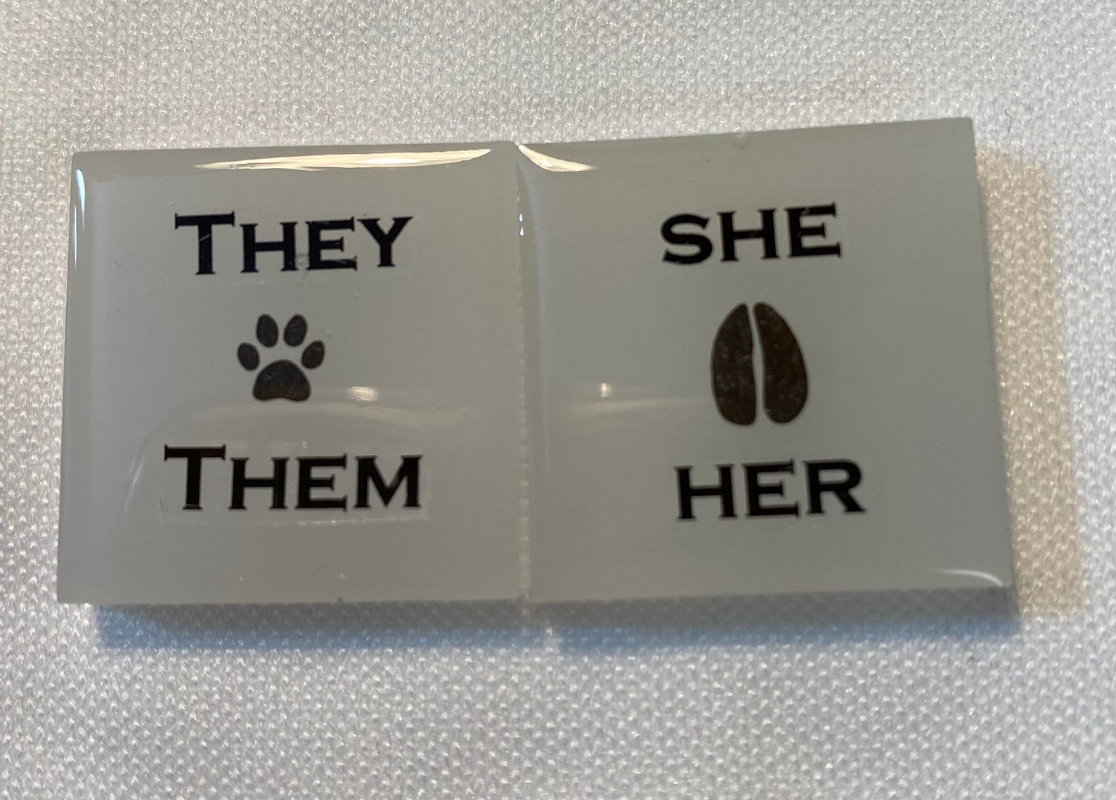 Furry Pronoun Paw Pins - Etsy