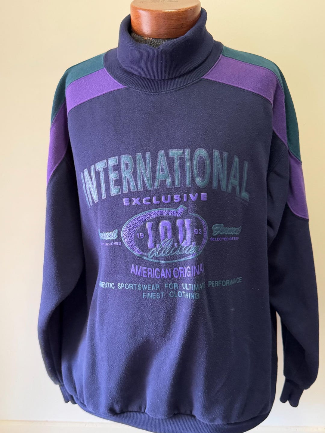 Vintage IOU International Exclusive Pullover Sweatshirt Size X-large ...