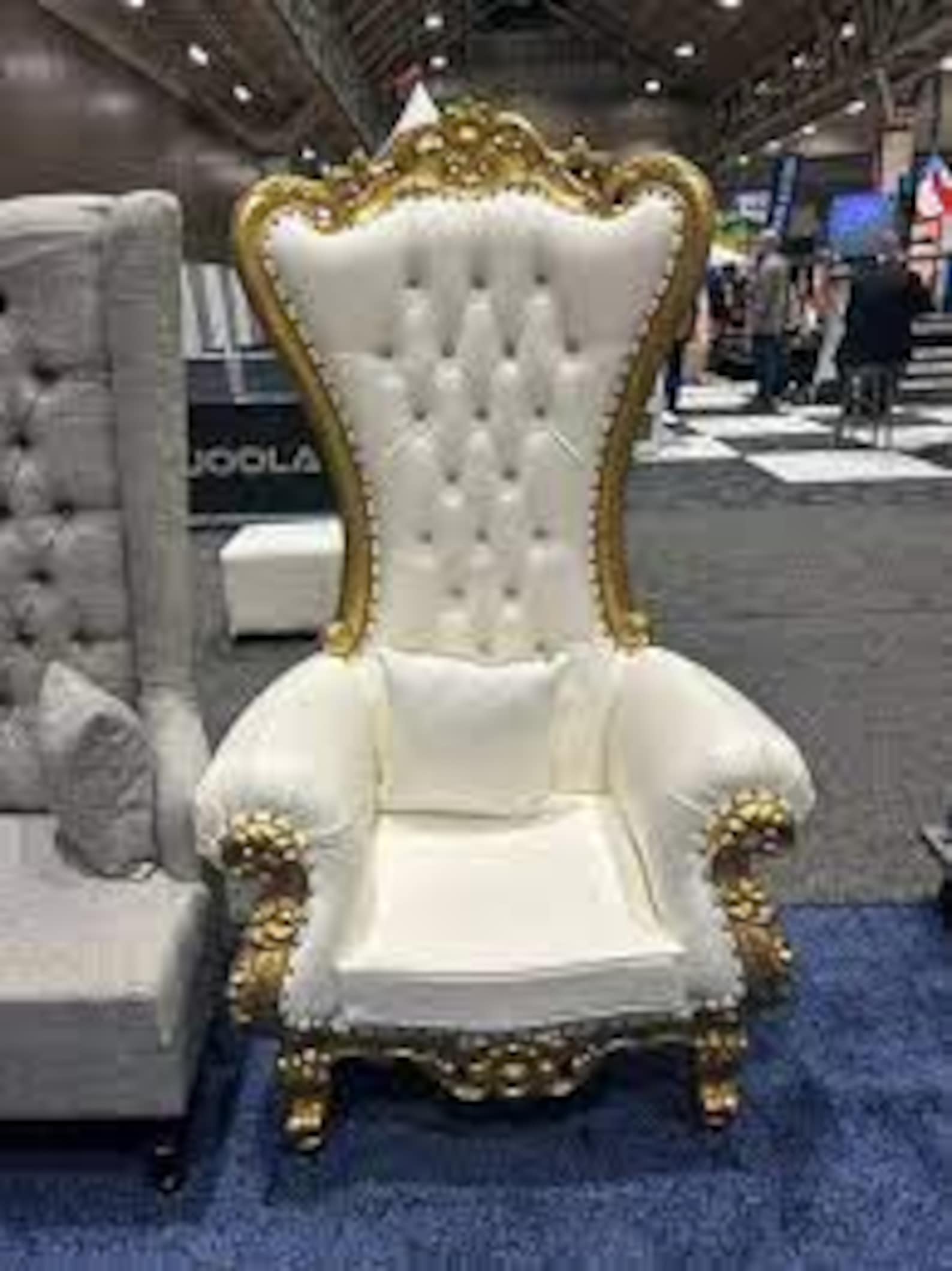 Royal Throne Chair – Luxury Gold & White Wedding Chair, Queen King ...