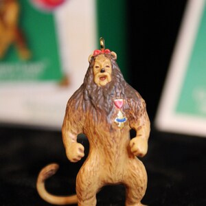 Cowardly Lion the Wizard of Oz Hallmark Keepsake Miniature Ornament ...