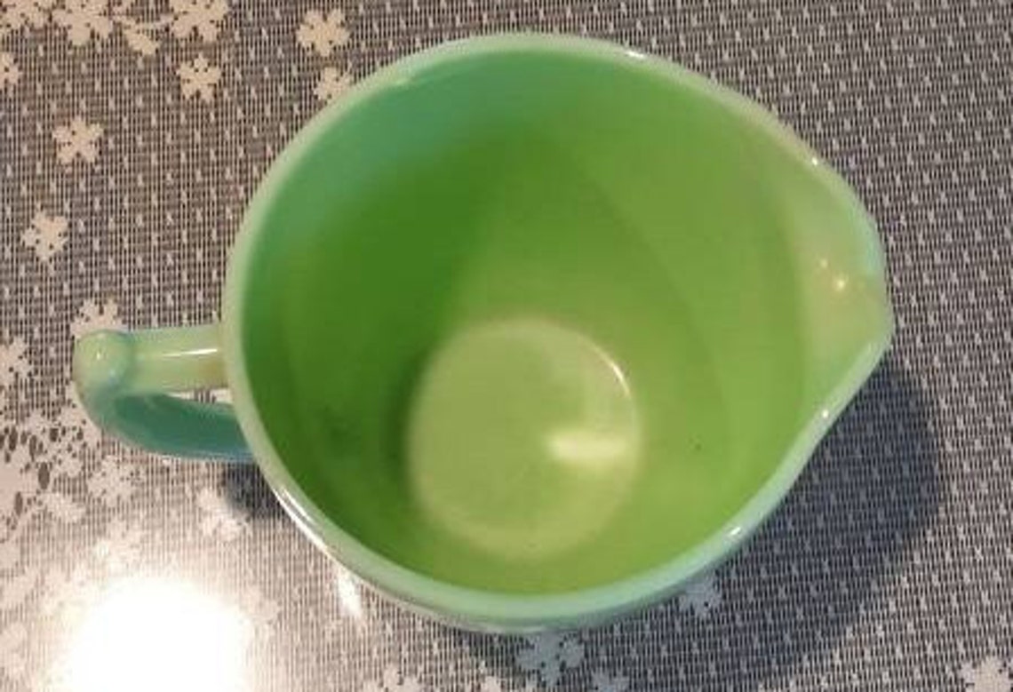 Jadeite Pitcher Jeannette Glass Co. Sunflower Embossed Bottom 1 Quart ...