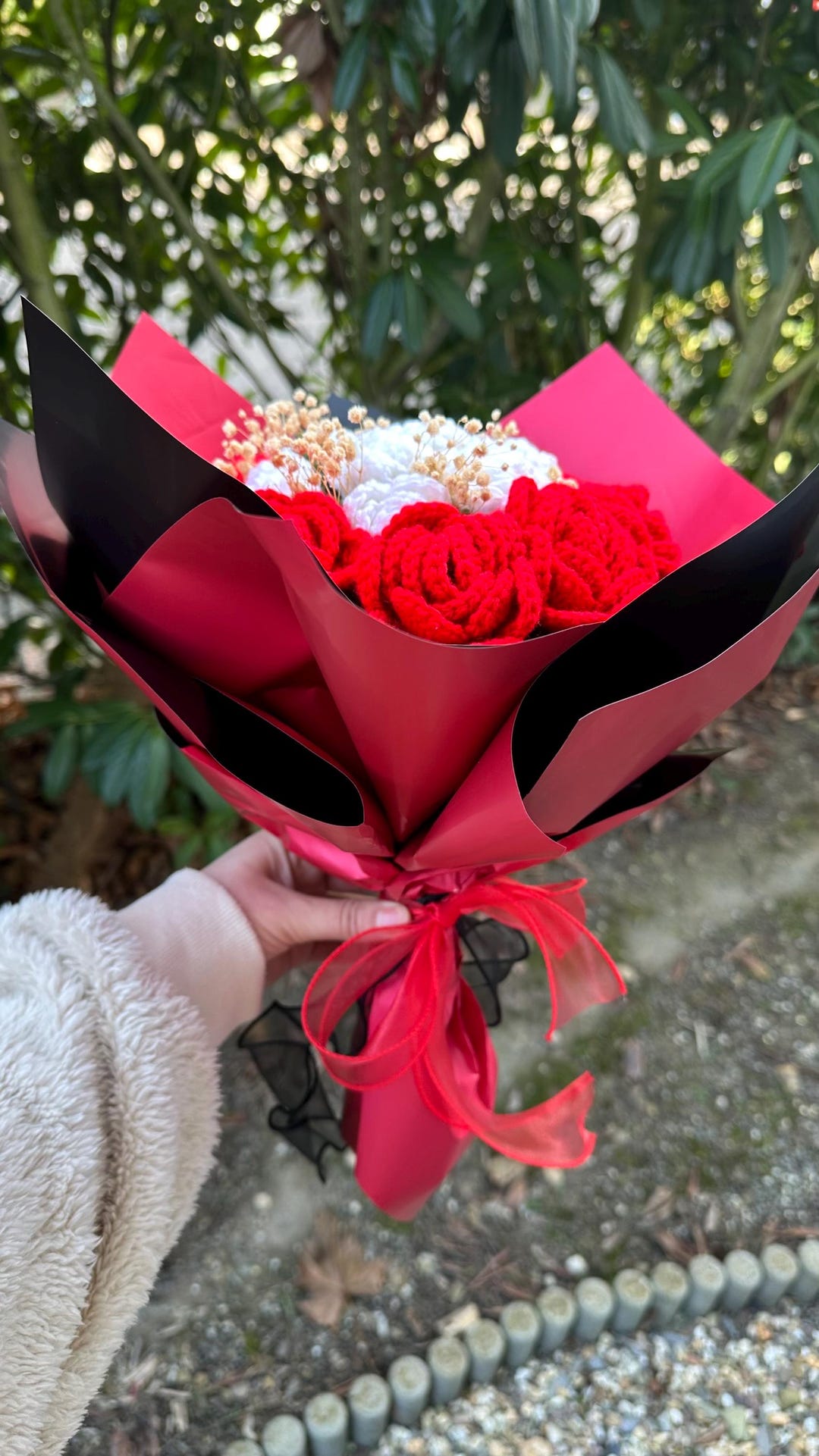 Handmade LED Rose Bouquet Made of Yarn – Eternal Flowers Valentine's ...