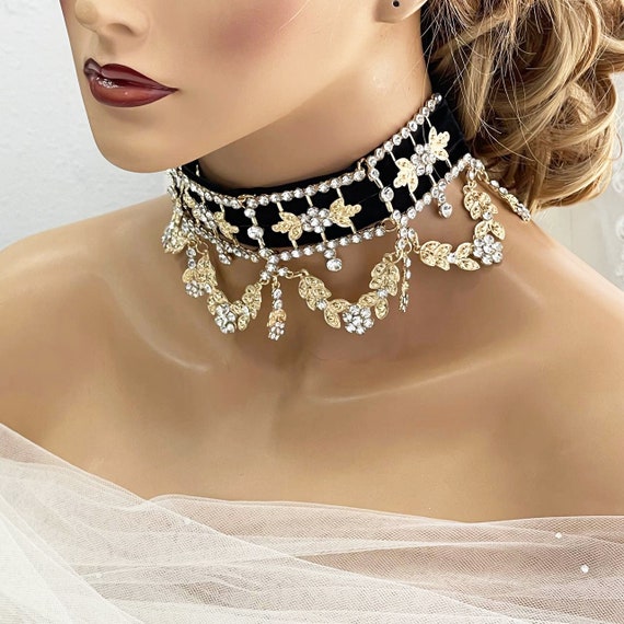 Victorian Crystal Choker Necklace Statement Bridal Collar Choker Elegant Black Velvet Collar for Weddings Special Events Gift for Her