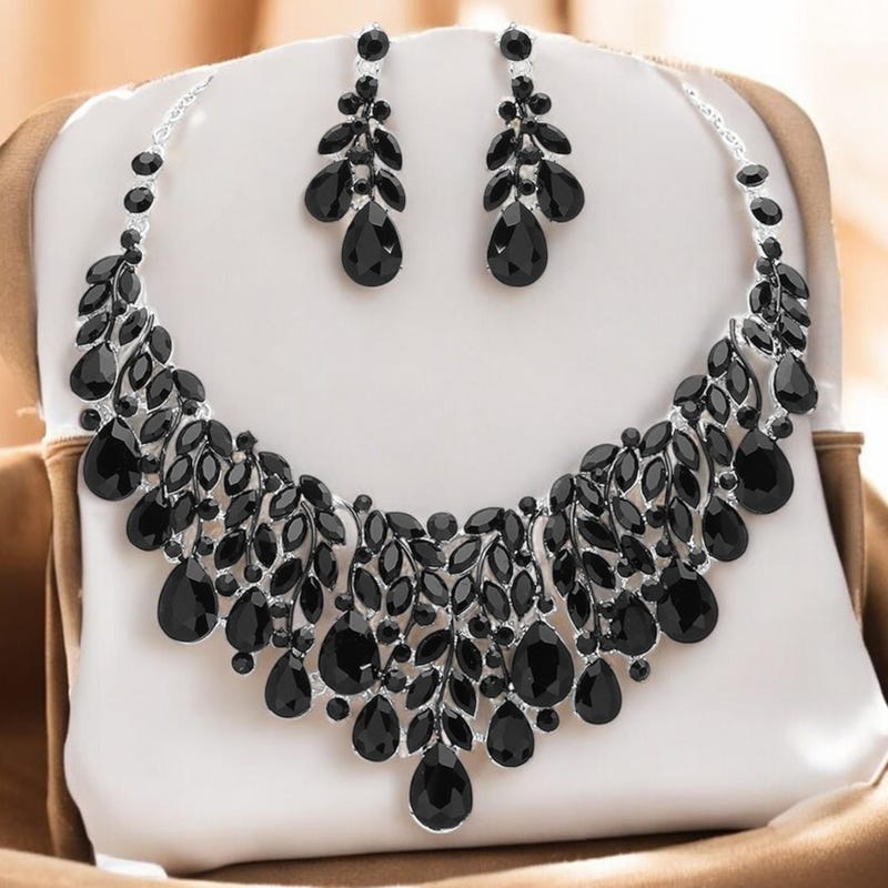Black Jewelry Sets - Etsy