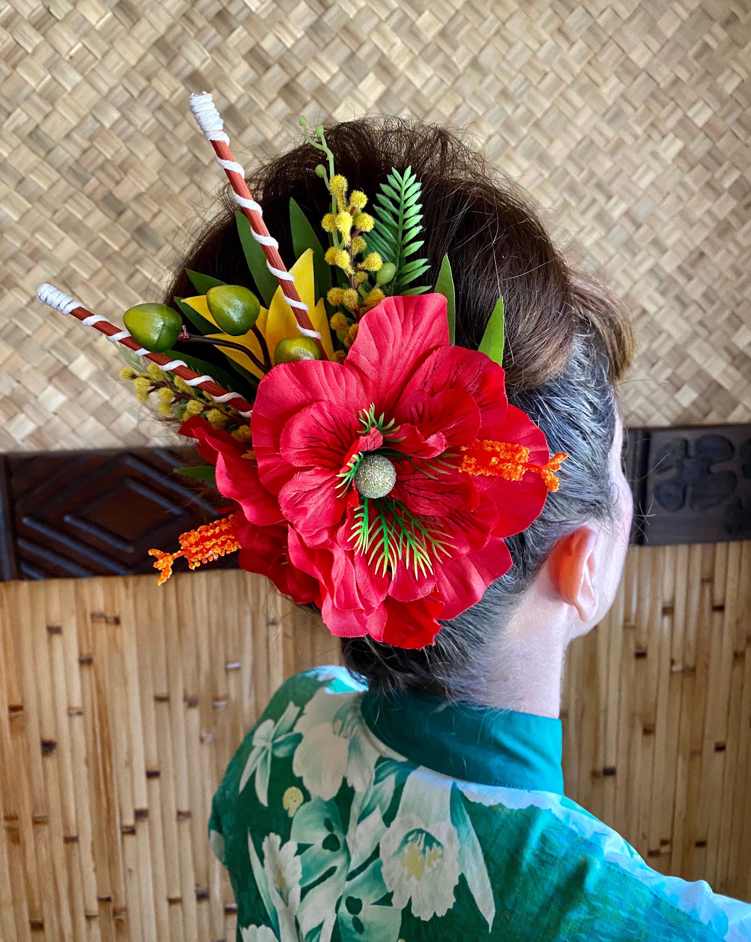 The Kahiki-tropical Red Hibiscus Hair Clip for Oasis Luau Caliente VLV ...