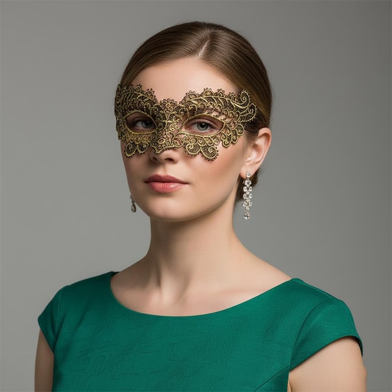 Women Elegant Lace Party Mask | Cosplay Masquerade Facewear | Gold ...