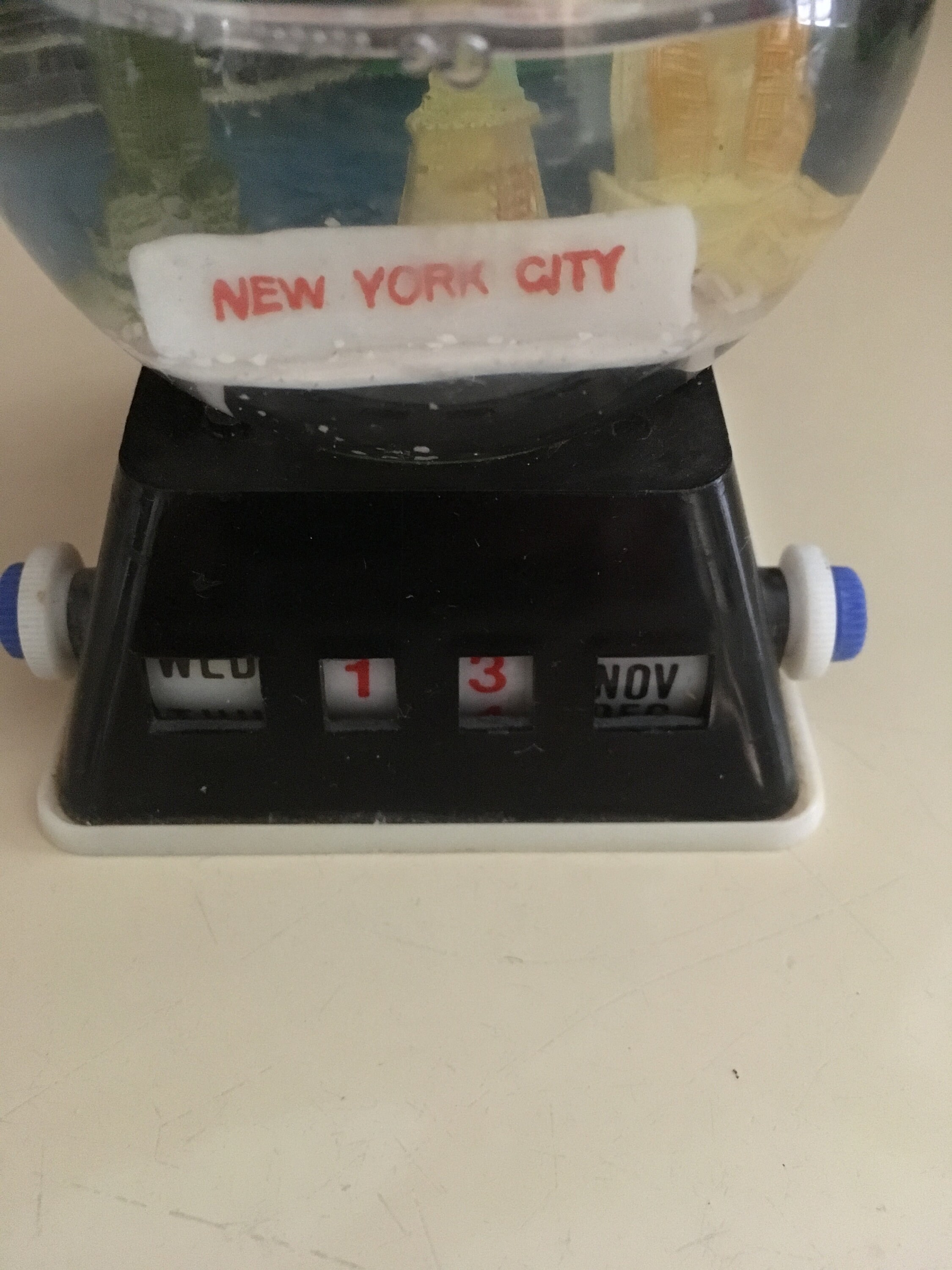 Vintage NY City Snow Globe Perpetual Calendar - Etsy