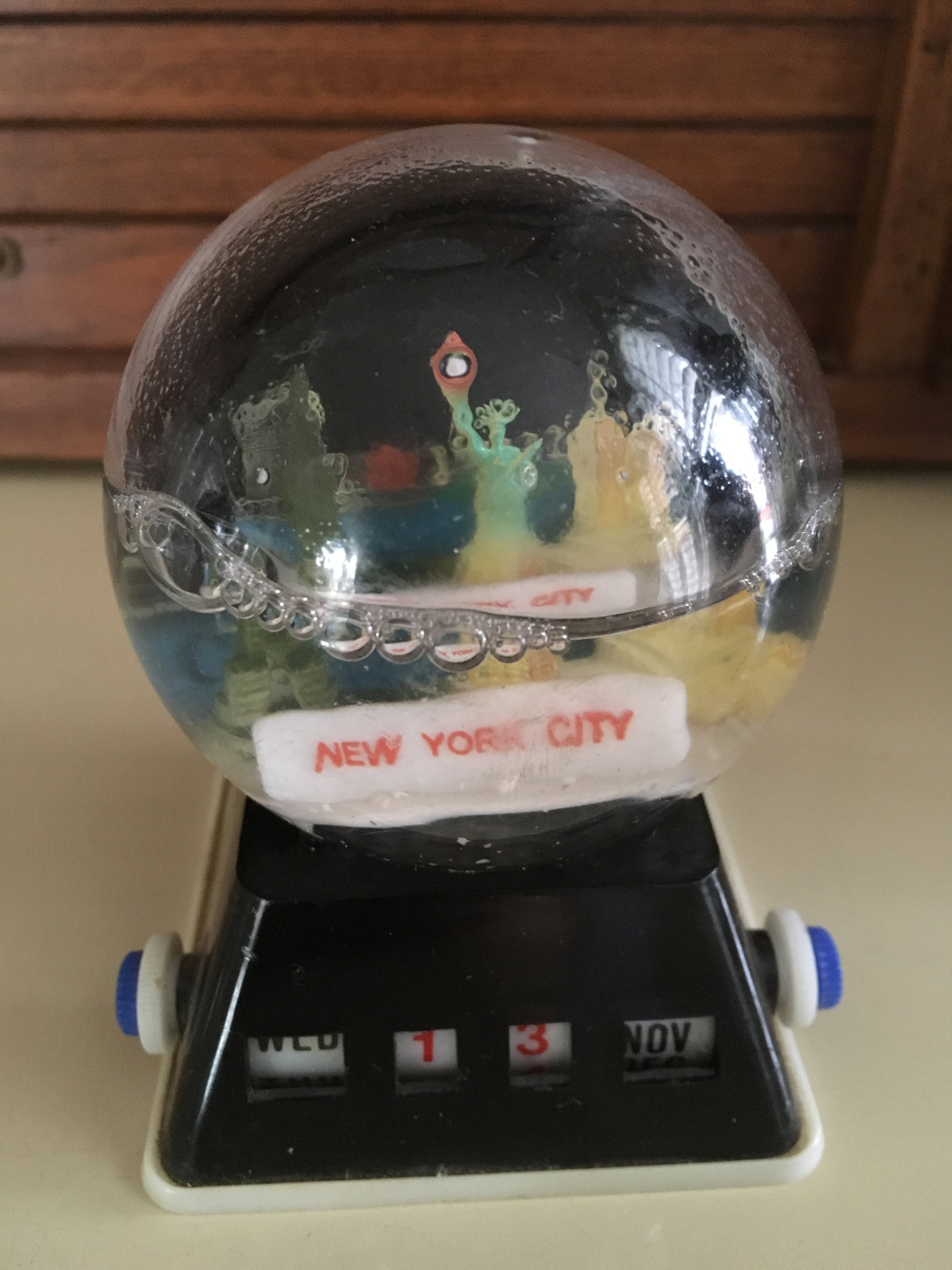Vintage NY City Snow Globe Perpetual Calendar - Etsy