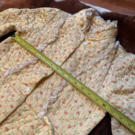 Vintage Quilted Floral Robe - 1960s House Coat - Ruff… - Gem