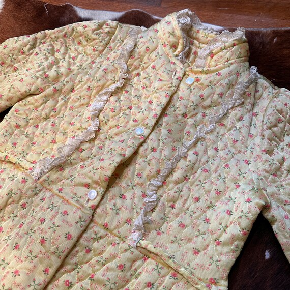 Vintage Quilted Floral Robe - 1960s House Coat - Ruff… - Gem